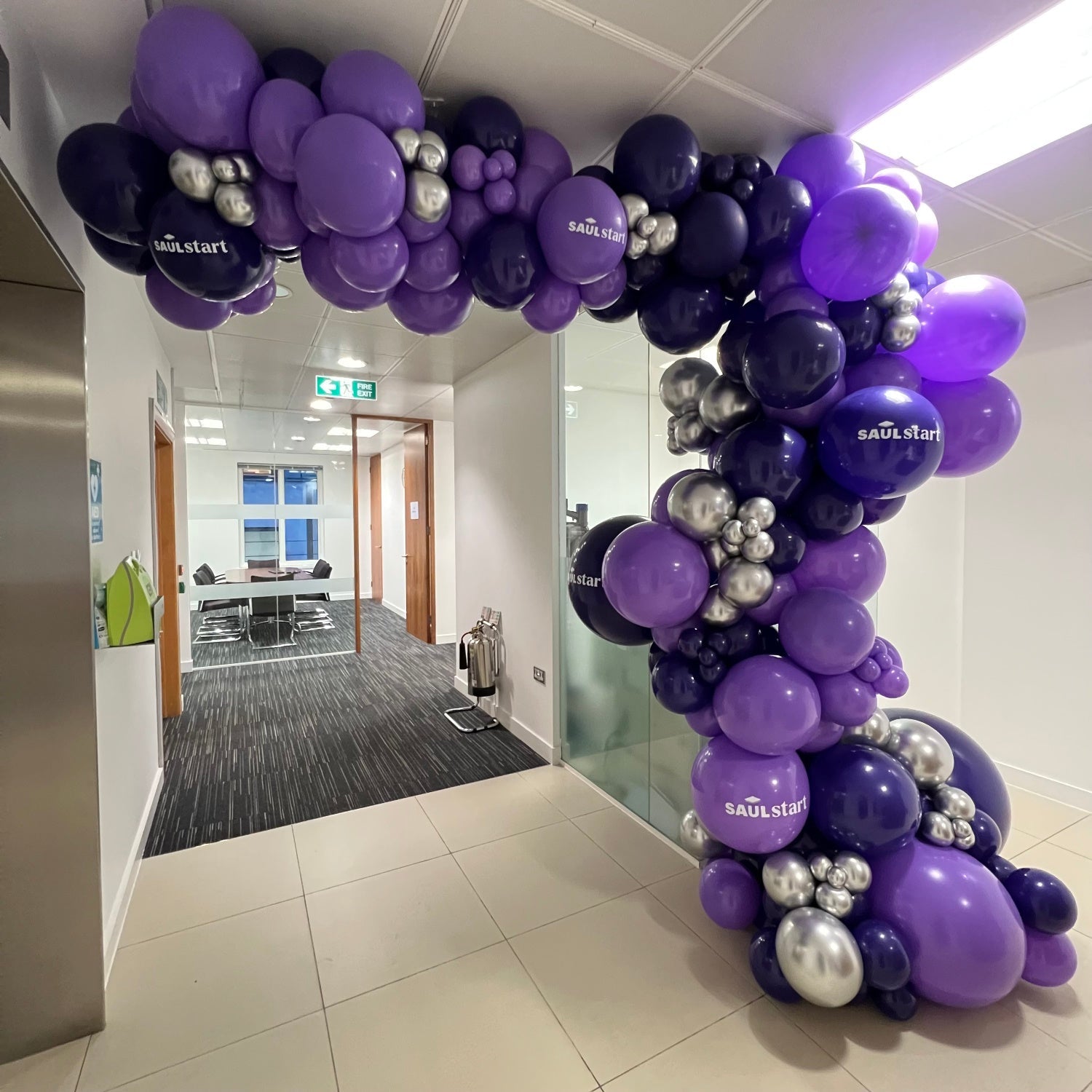 Ease of Reusable Balloons for Office Decor